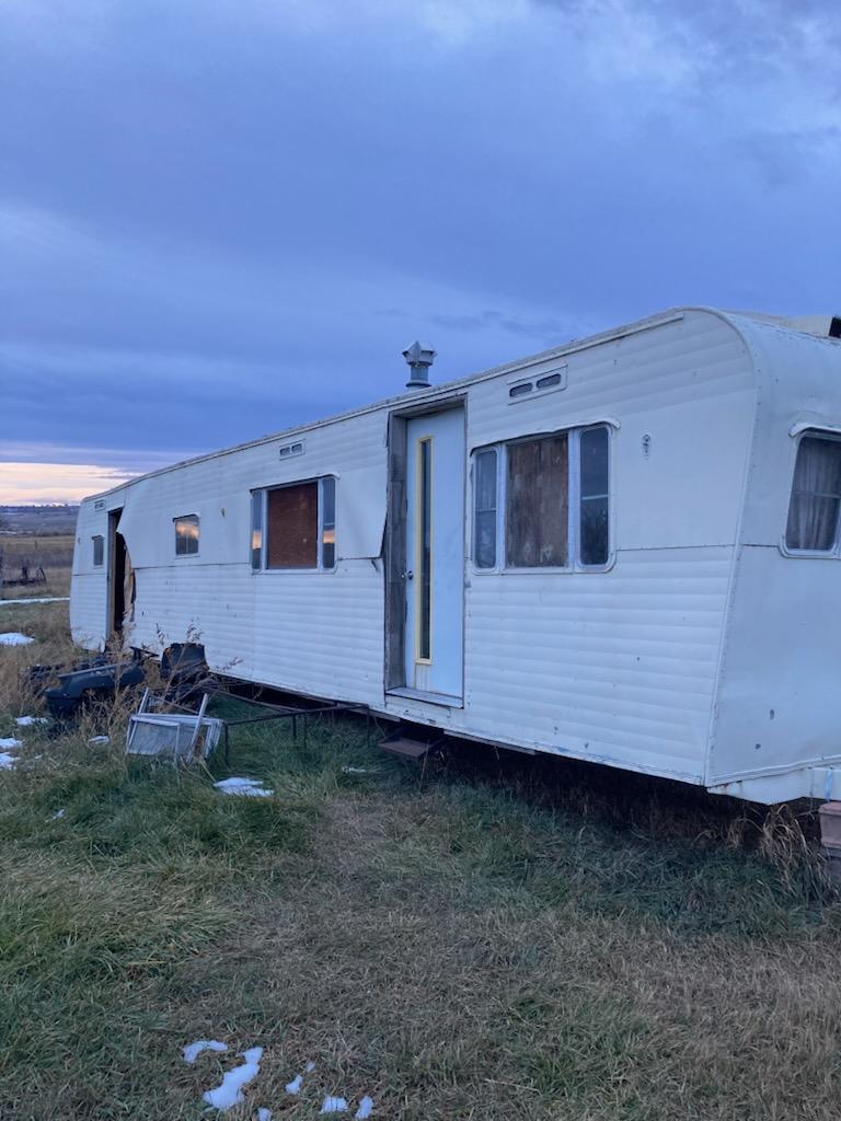 Professional Removal and Recycling of 42-Foot Towable Mobile Homes ...